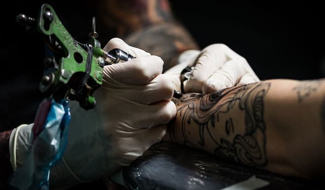 First Class Tattoo Regensburg | Tattoo & Piercing Studio seit 45 Jahren